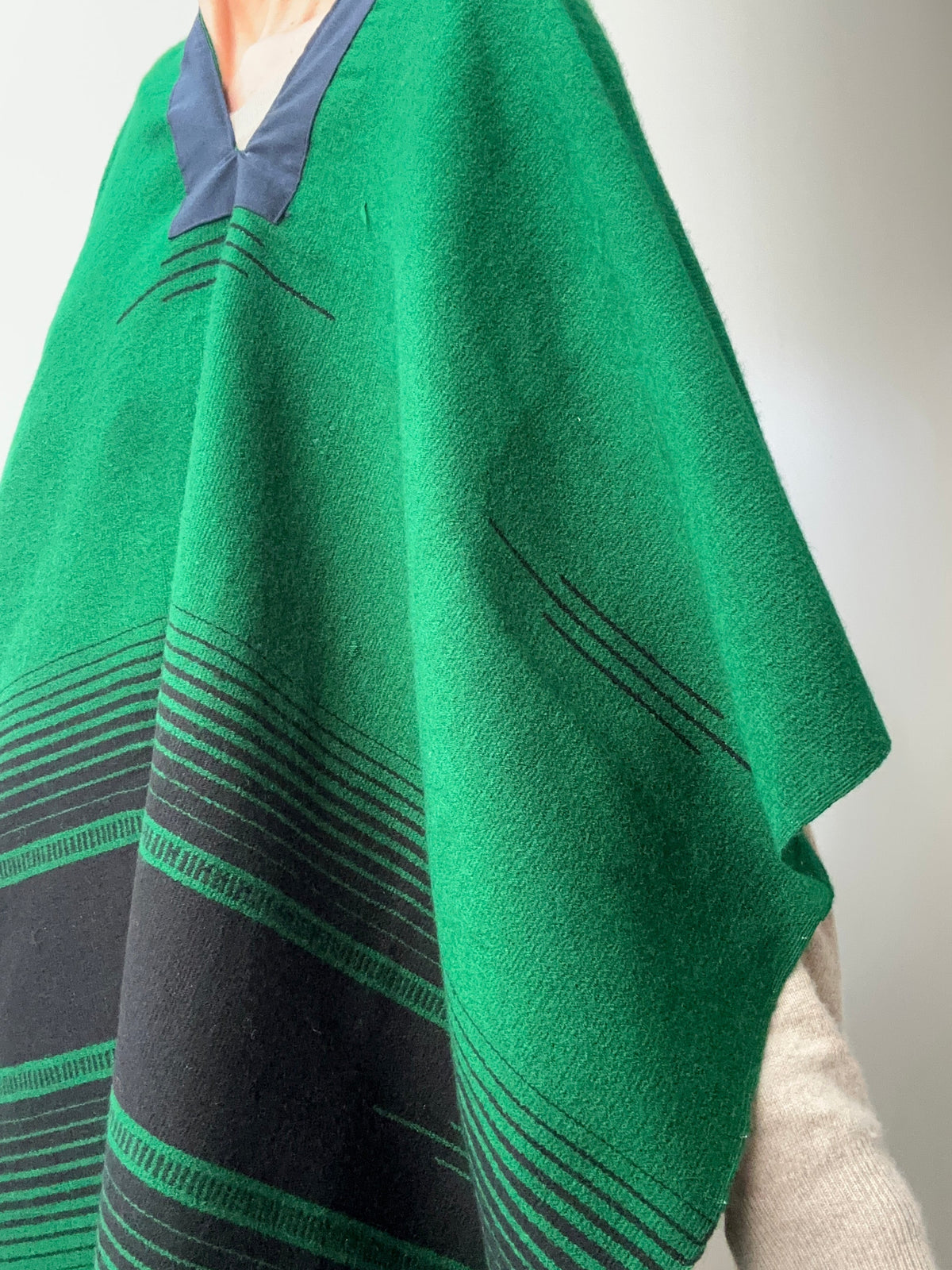En Telar Woven Poncho Green – Jetsetbohemian